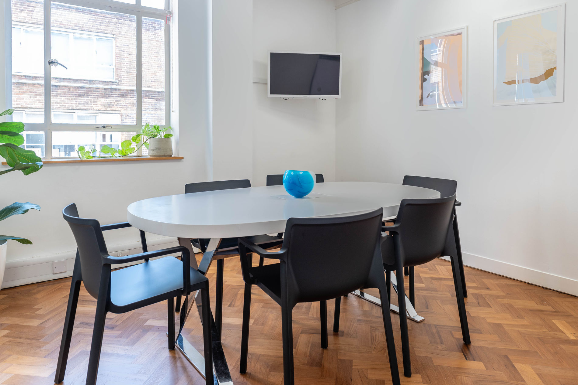 Meeting room up to 6 people in London - eOffice